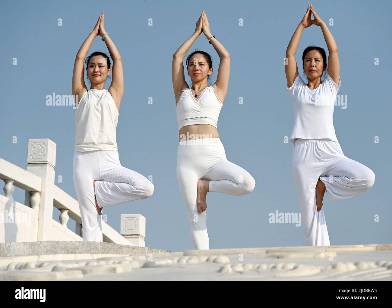 Yoga park chinese hi-res stock photography and images - Alamy