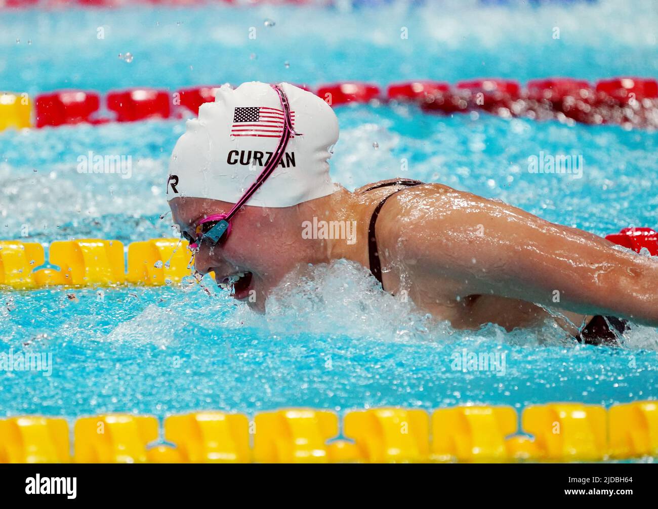 Claire curzan hi-res stock photography and images - Alamy