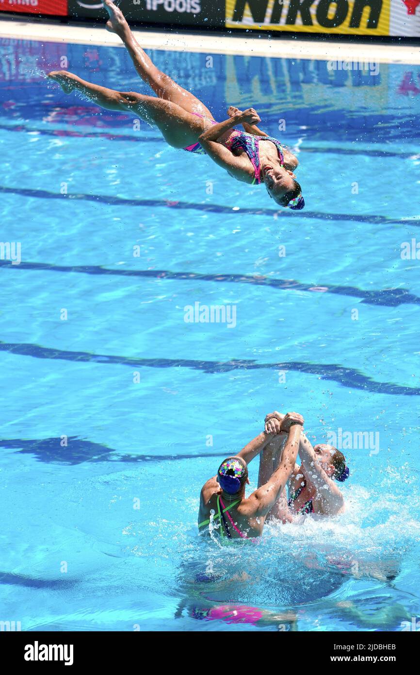 The team of Canada perform in womens team technical preliminaries in ...