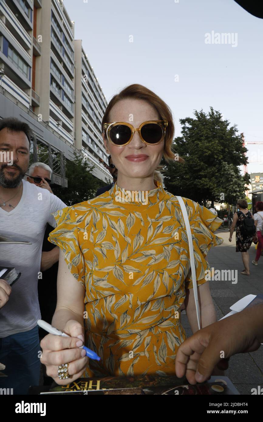 Stilvolle Karoline Herfurth Neuer Film 2022 Bild