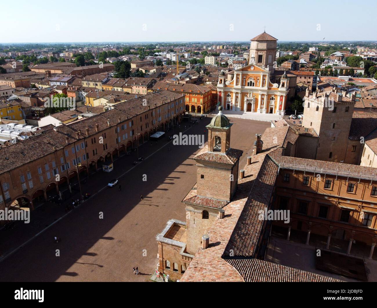 Modena cathedral aerial hi-res stock photography and images - Alamy