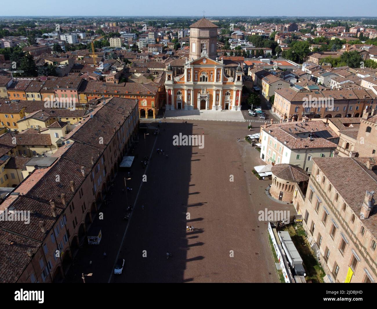 Modena cathedral aerial hi-res stock photography and images - Alamy