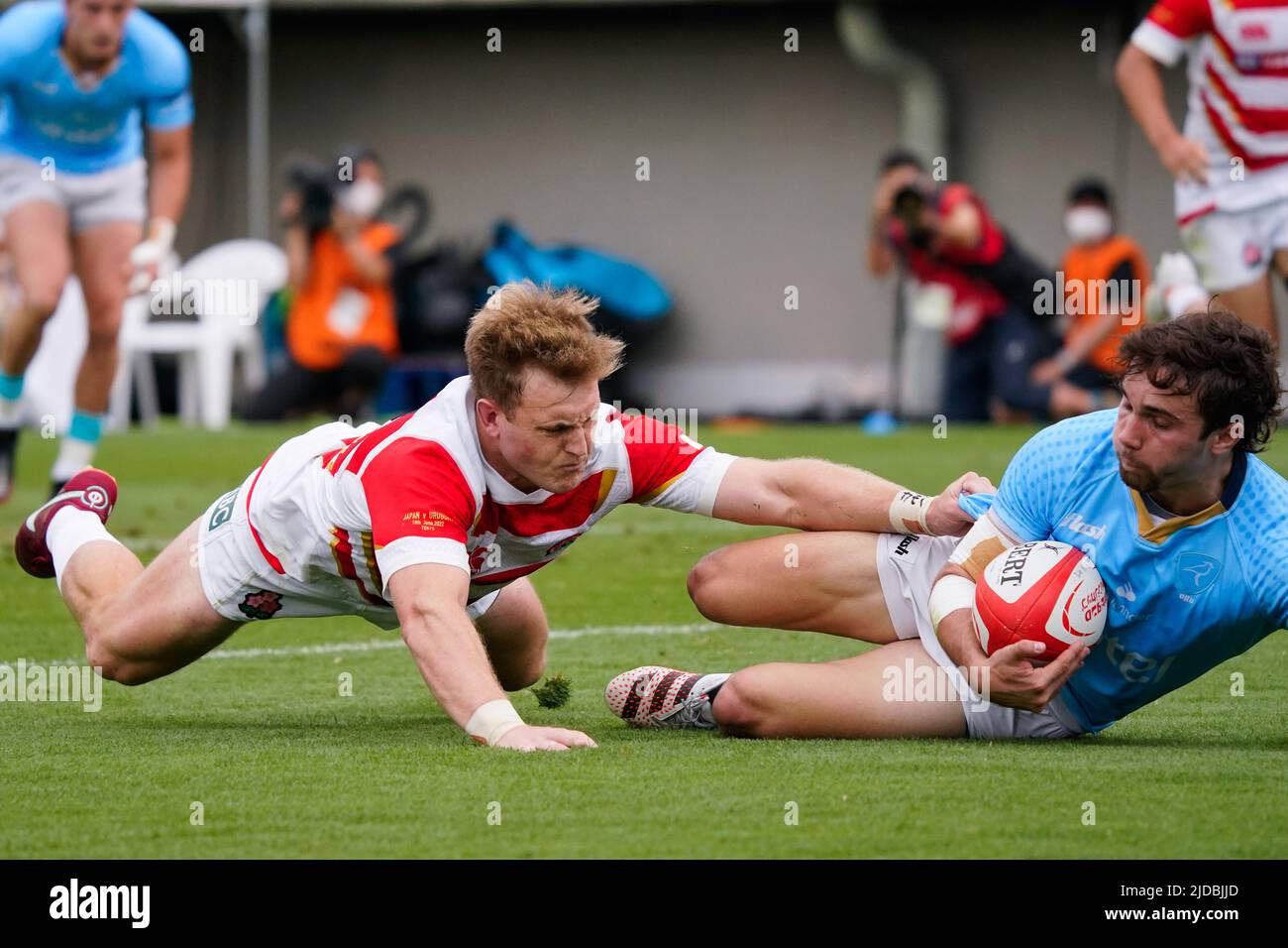 Tokyo Japan. 18th June, 2022. (L-R) Shane Gates (JPN), Felipe ...