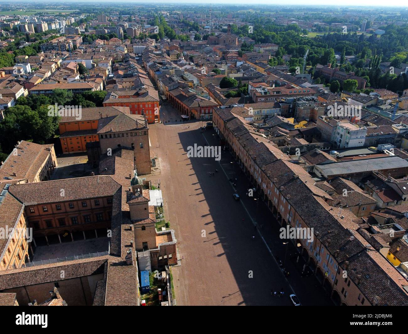 Modena cathedral aerial hi-res stock photography and images - Alamy