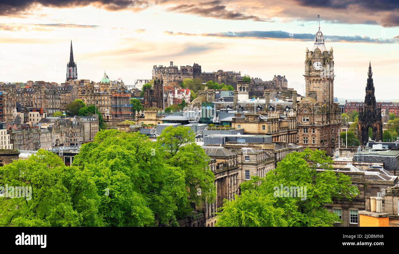 Edinburgh castle at sunset, Scotland skyline Stock Photo - Alamy