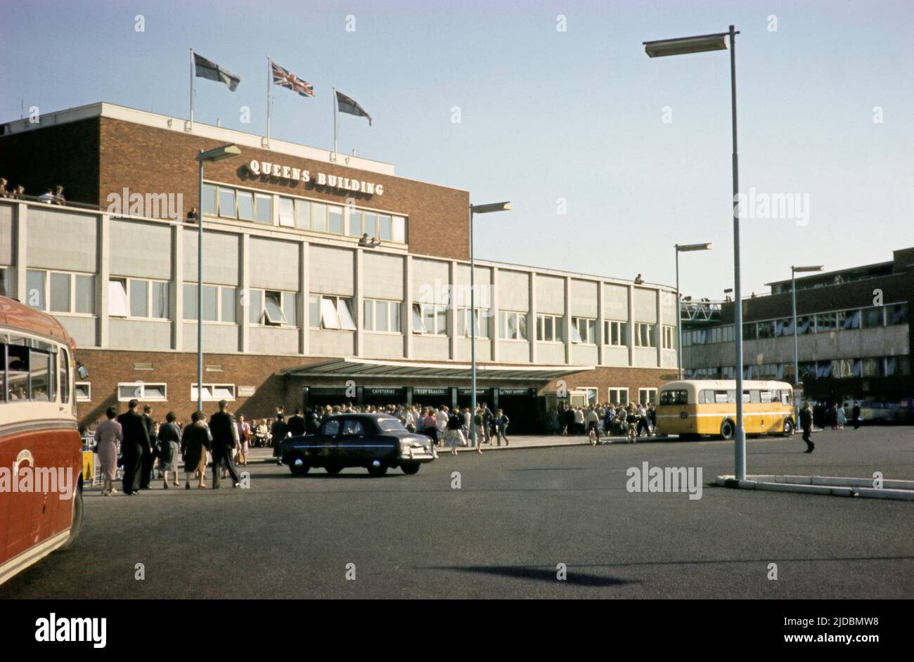 Airport heathrow terminal building old hi-res stock photography and ...