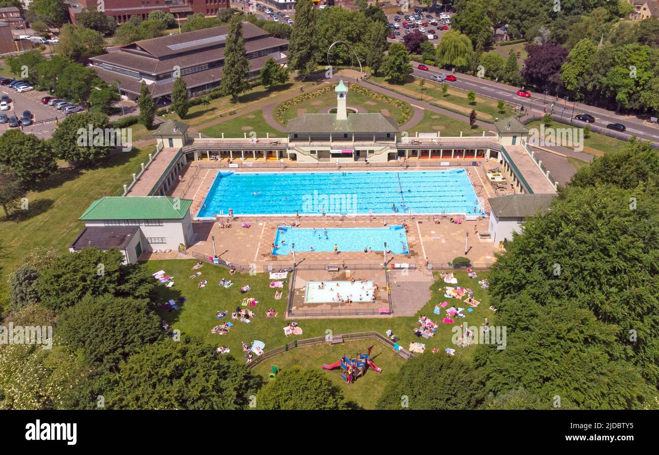 Peterborough, UK. 17th June, 2022. It's a beautiful sunny day as people ...