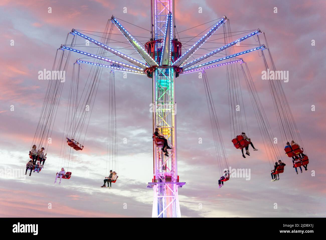 Spinning swing amusement park ride hi-res stock photography and images ...