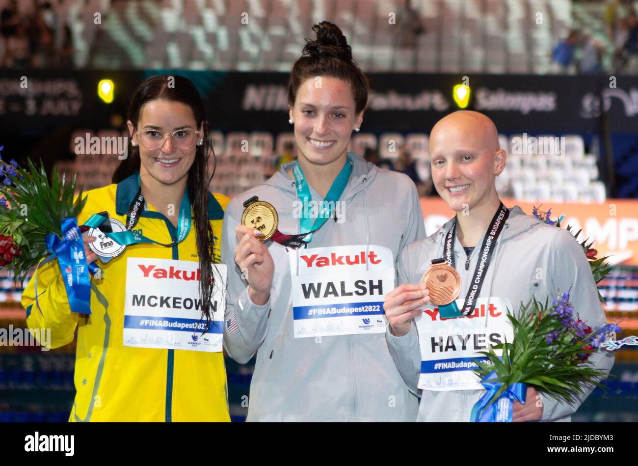 Kaylee Mc Keown of Australie , Alex Walsh and Leah Hayes of USA Podium ...