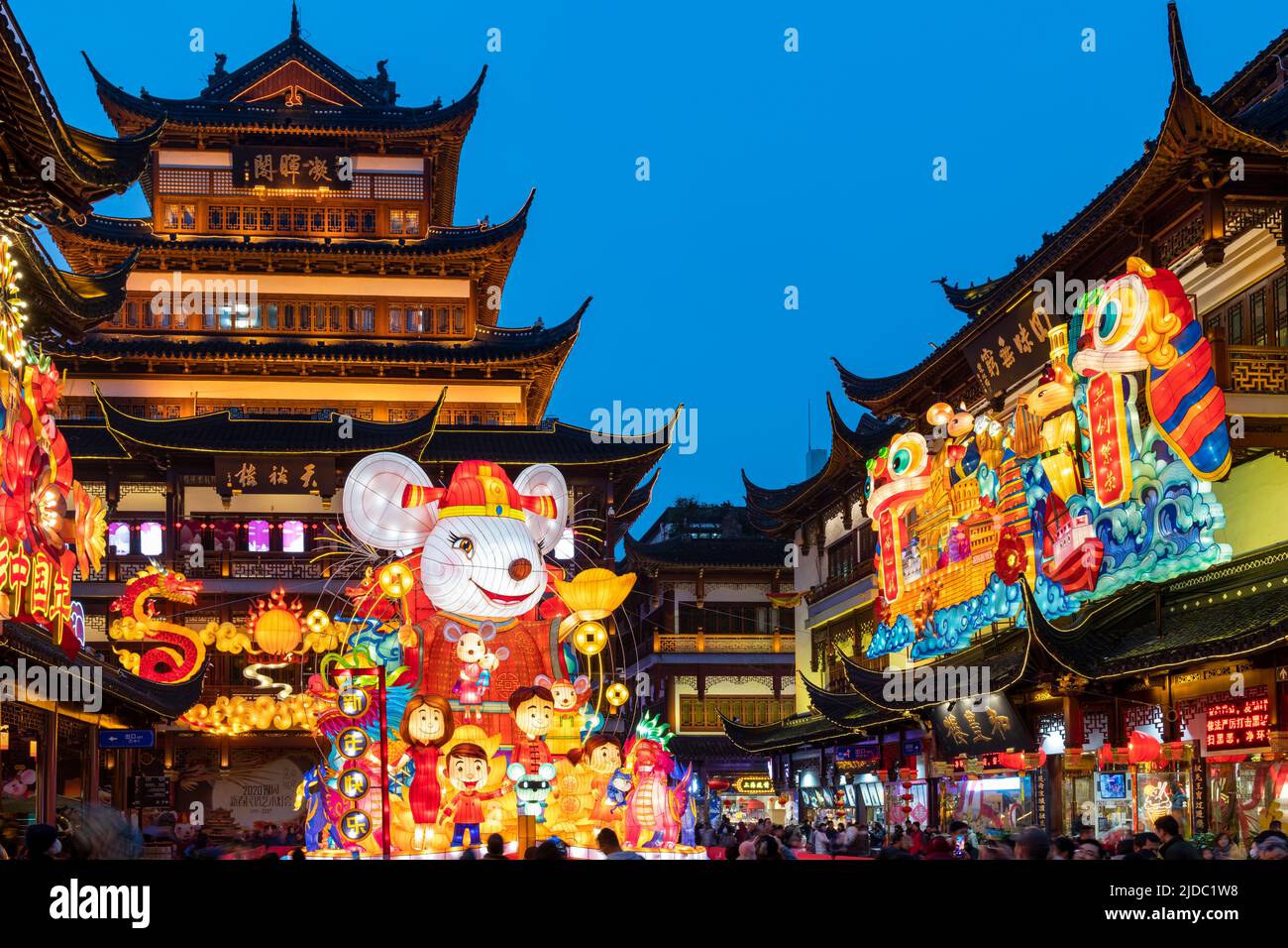 Tourist visits Yu Yuan, Yu Garden, at twilight as the lights begin to ...
