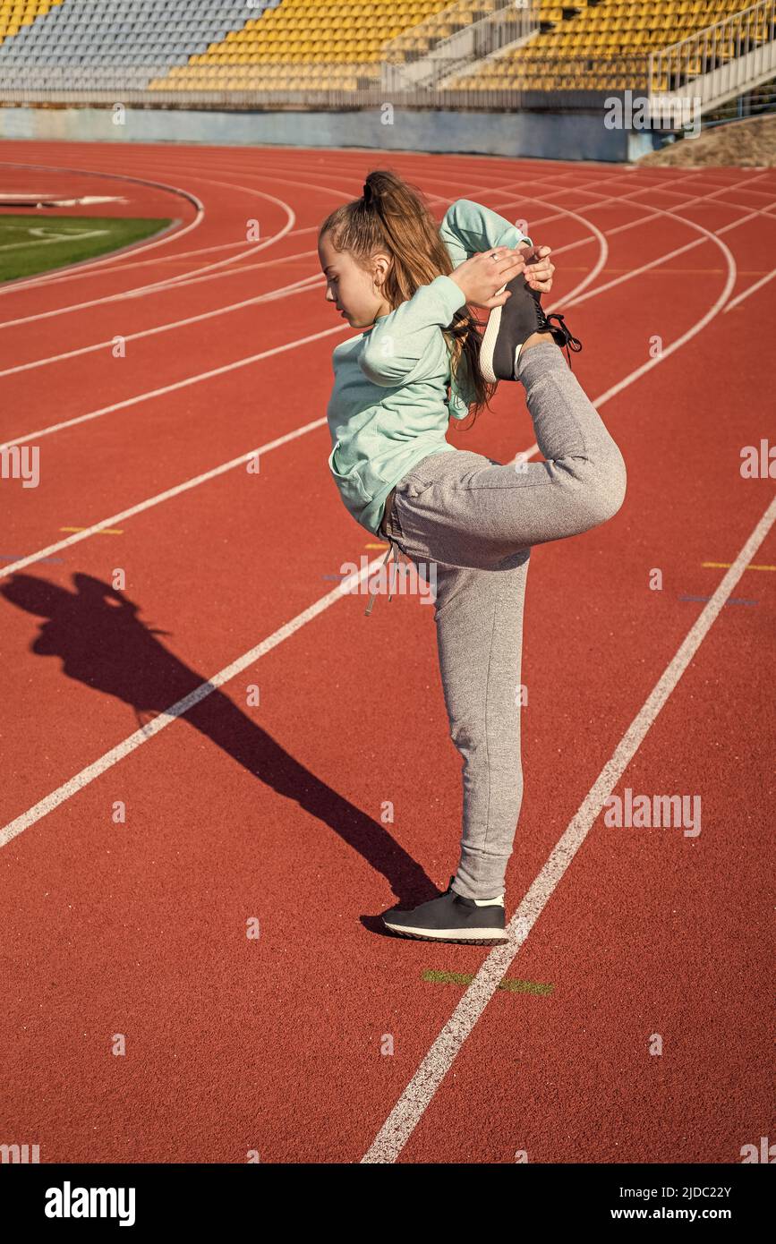 Tween kid girl training gymnastics hi-res stock photography and images ...