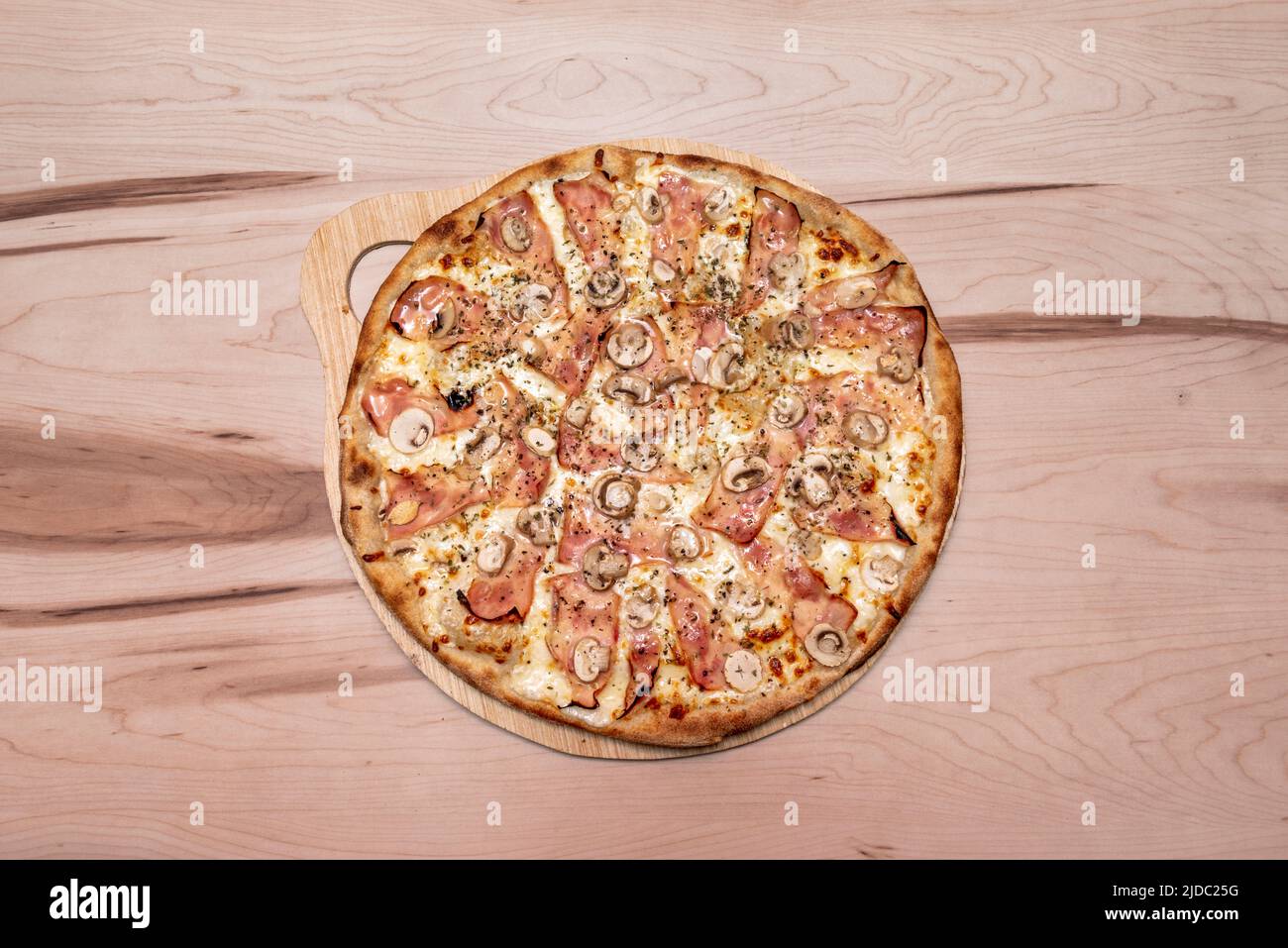 Pizza prosciutto funghi traditional hi-res stock photography and images ...