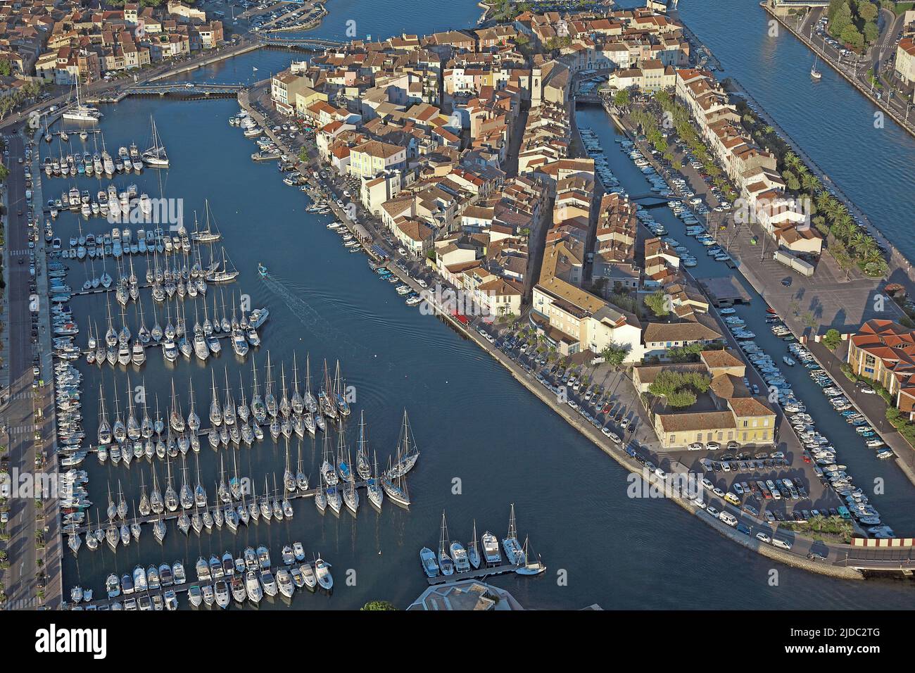 Etang de berre hi-res stock photography and images - Alamy