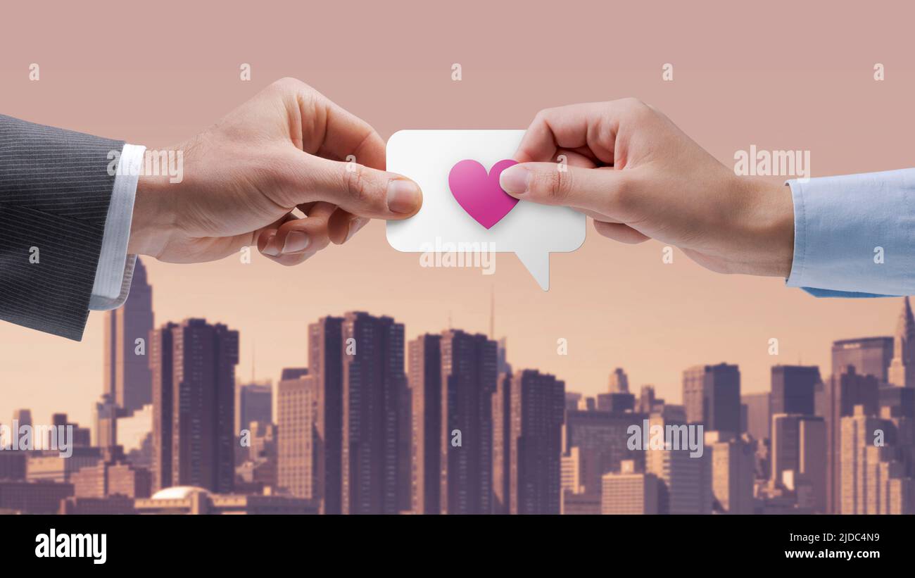 Romantic couple sharing hi-res stock photography and images - Alamy