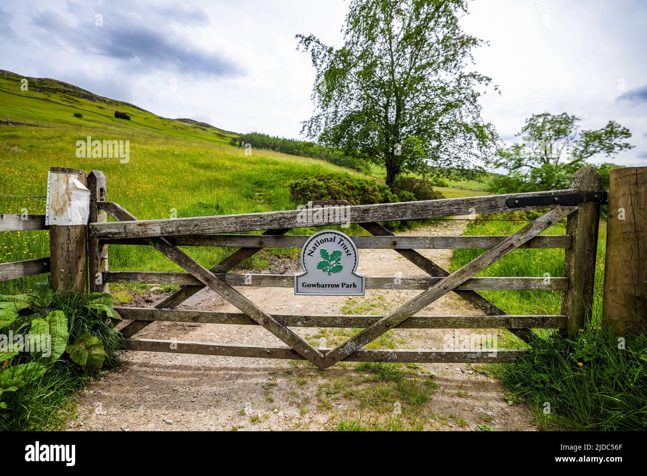 English walking hi-res stock photography and images - Alamy