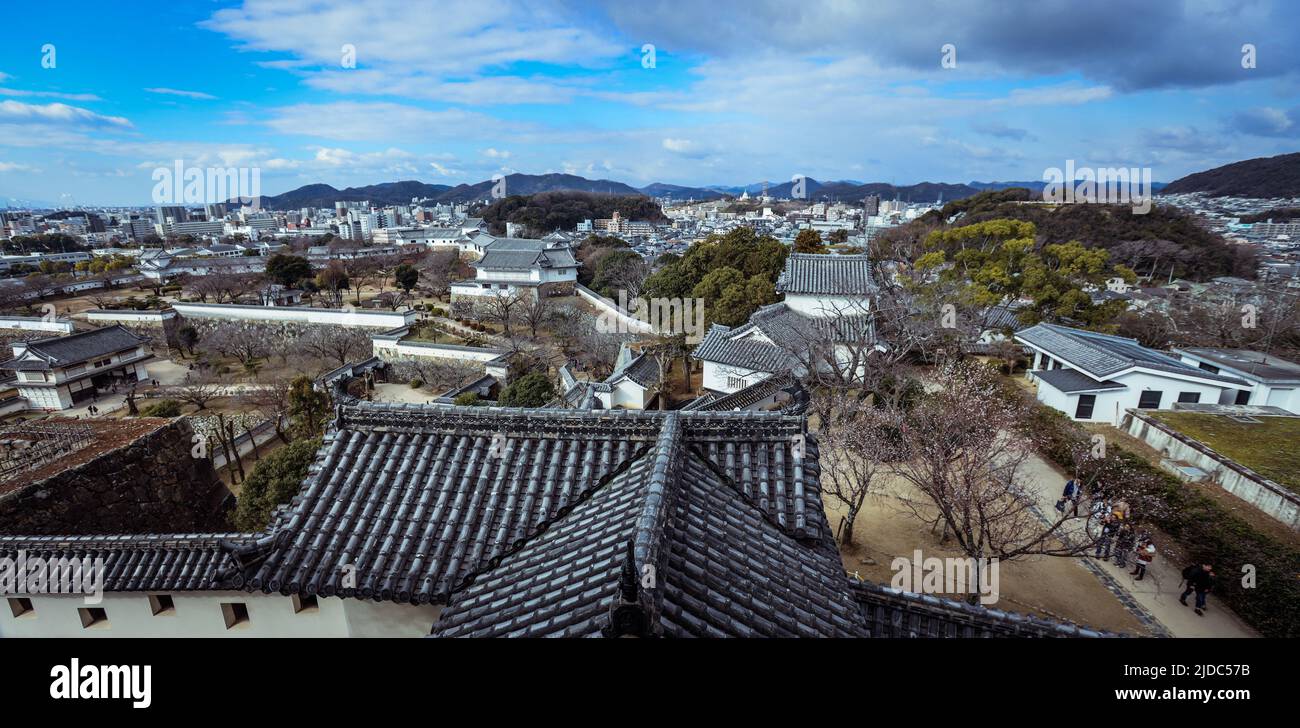 Roof detail himeji castle himeji hi-res stock photography and images ...