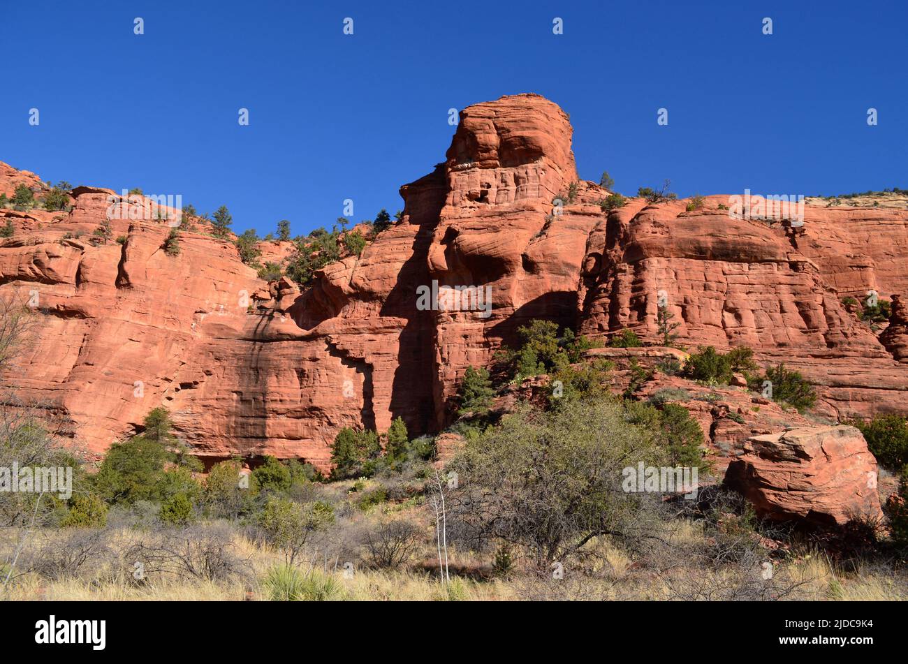 Scenic view up to a plateau in stunning Sedona Arizona Stock Photo - Alamy