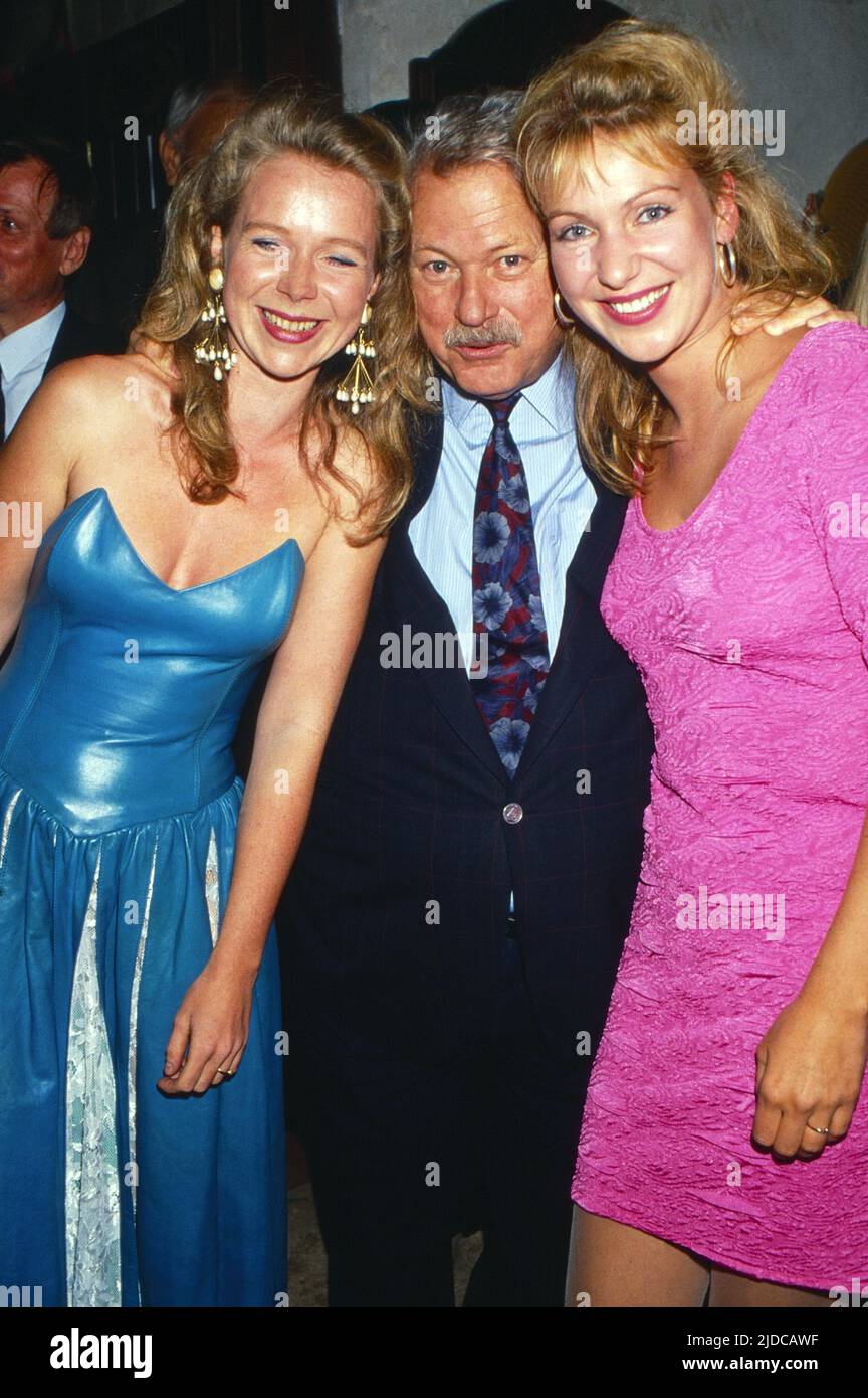 Sabine Kaack, deutsche Schauspielerin (rechts), mit den Kollegen Günter ...