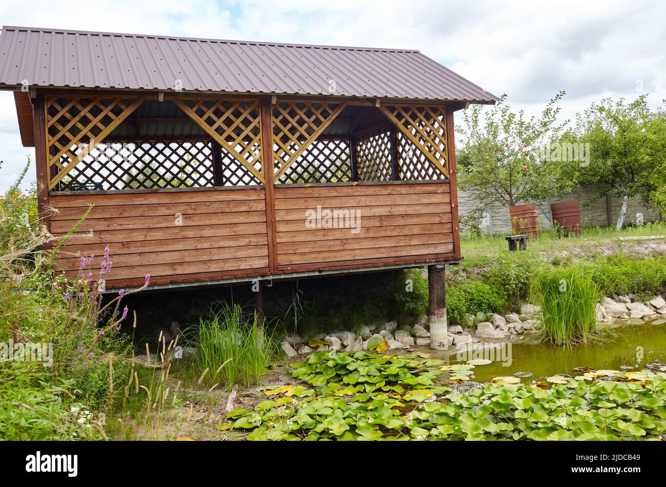 Beautiful scenery pond gazebo water hi-res stock photography and images ...
