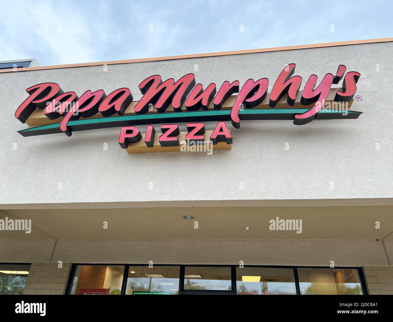 Springfield, IL USA-May 1, 2022: The exterior of a Papa Murphys carry ...