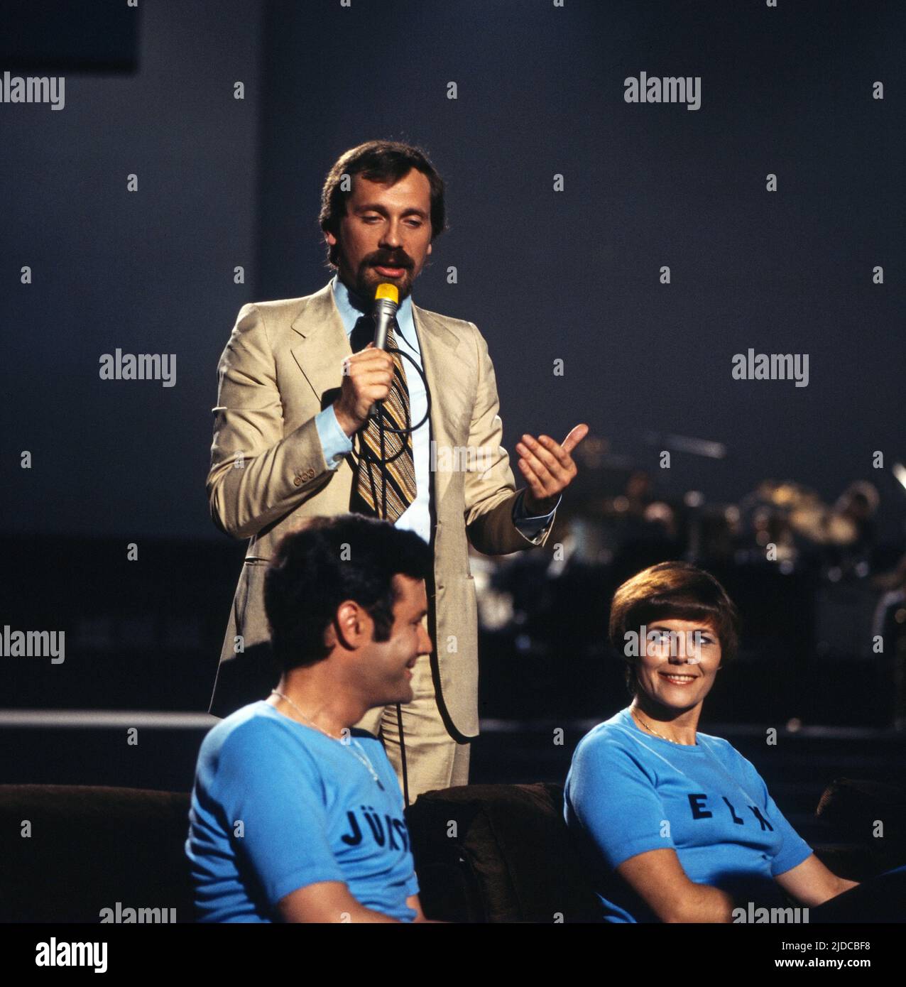 Jahrmarkt, Spielshow, Deutschland 1977, Moderator Peter Rapp mit ...