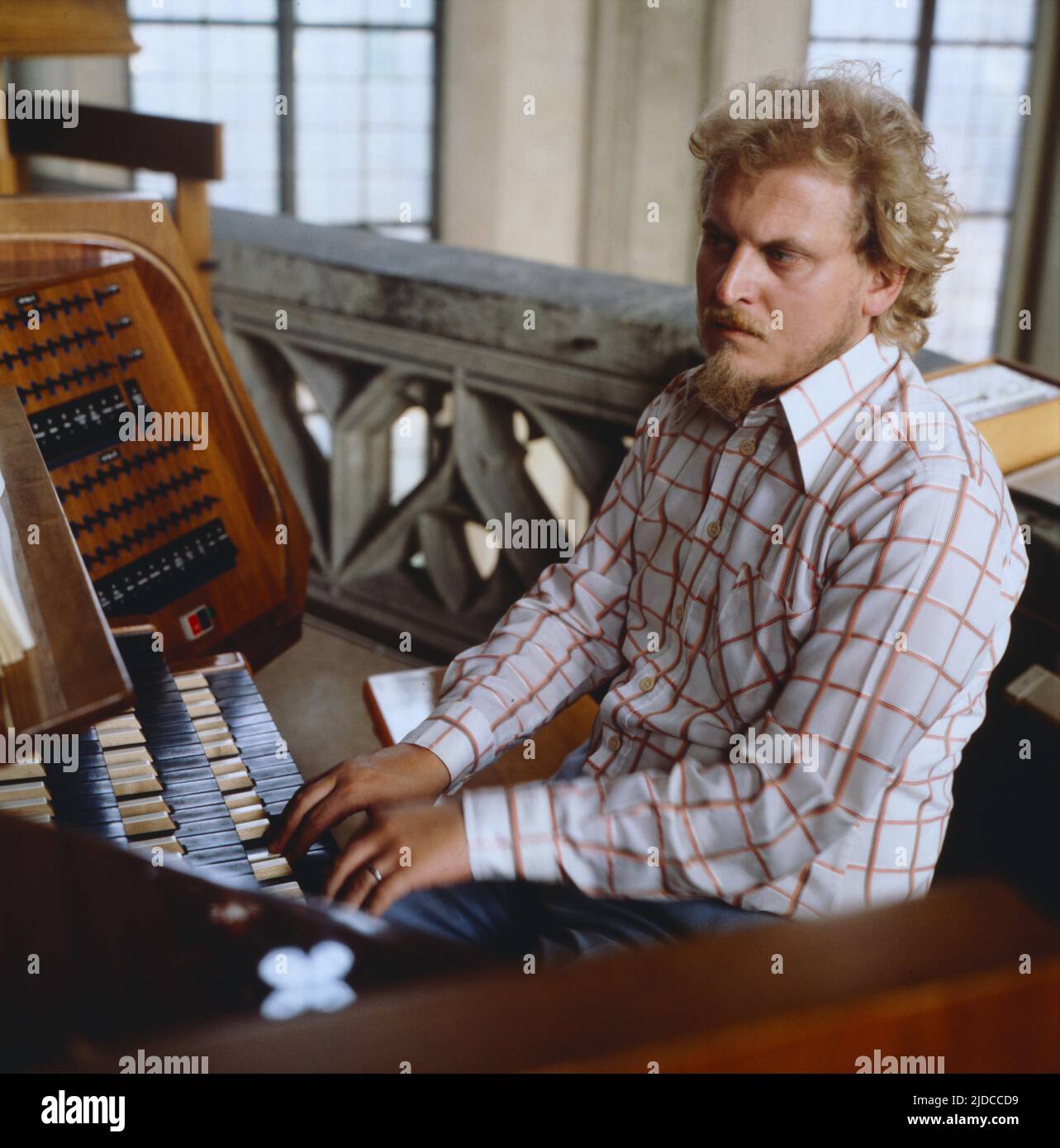 Roland Muhr, deutscher Organist und Kirchenmusiker, Gründer der ...