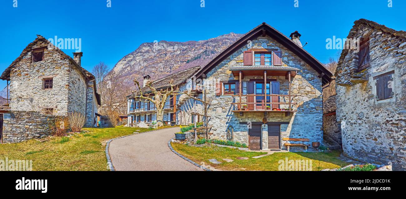 Beautiful alpine houses on hi-res stock photography and images - Alamy