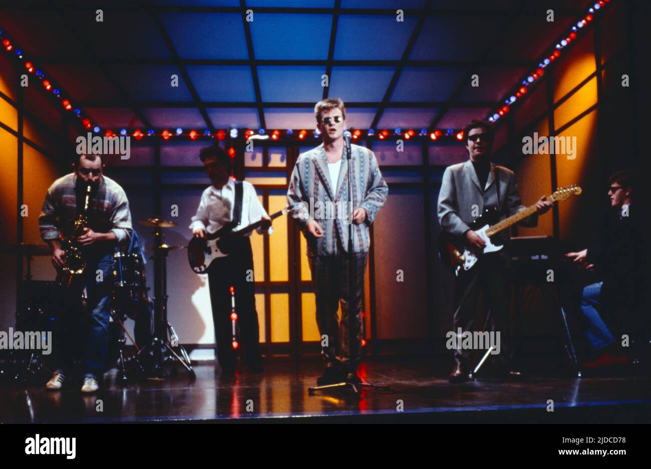 Madness, britische Ska-Band mit Sänger Graham MacPherson, Auftritt in ...