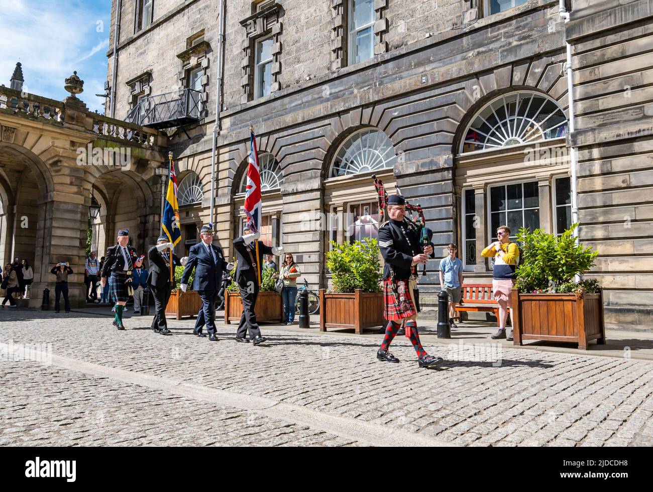 City Chambers, Edinburgh, Scotland, United Kingdom, 20 June 2022. Armed ...