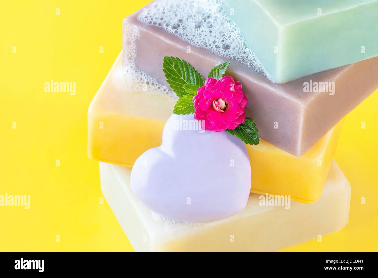 Shampoo bars hi-res stock photography and images - Alamy