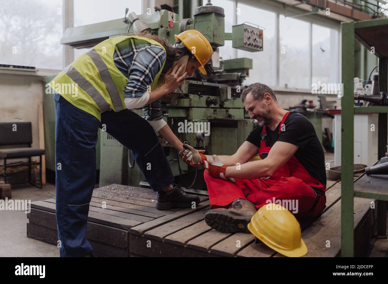 Workplace safety accident hi-res stock photography and images - Alamy