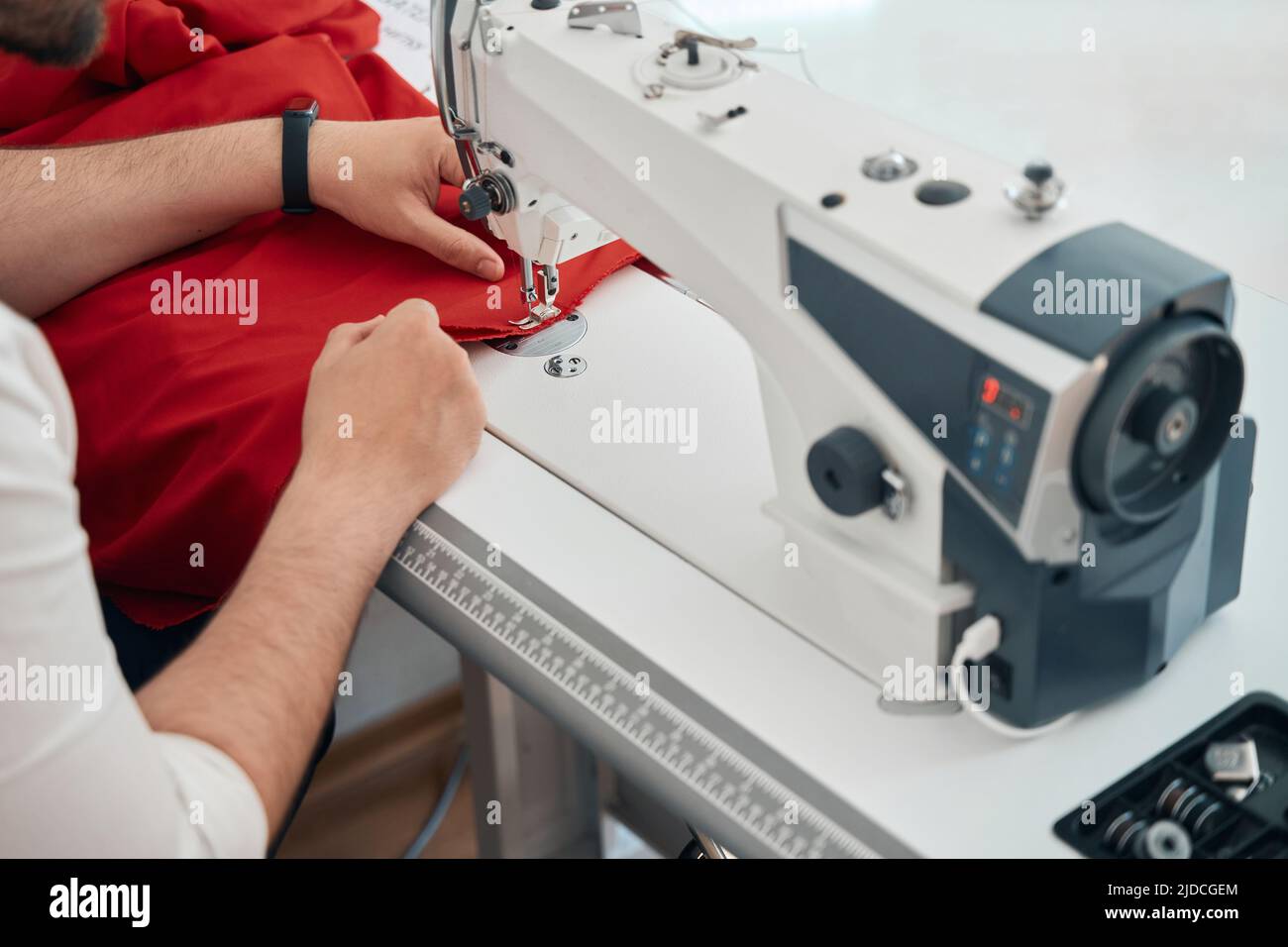 Sewing machine with wire hi-res stock photography and images - Alamy
