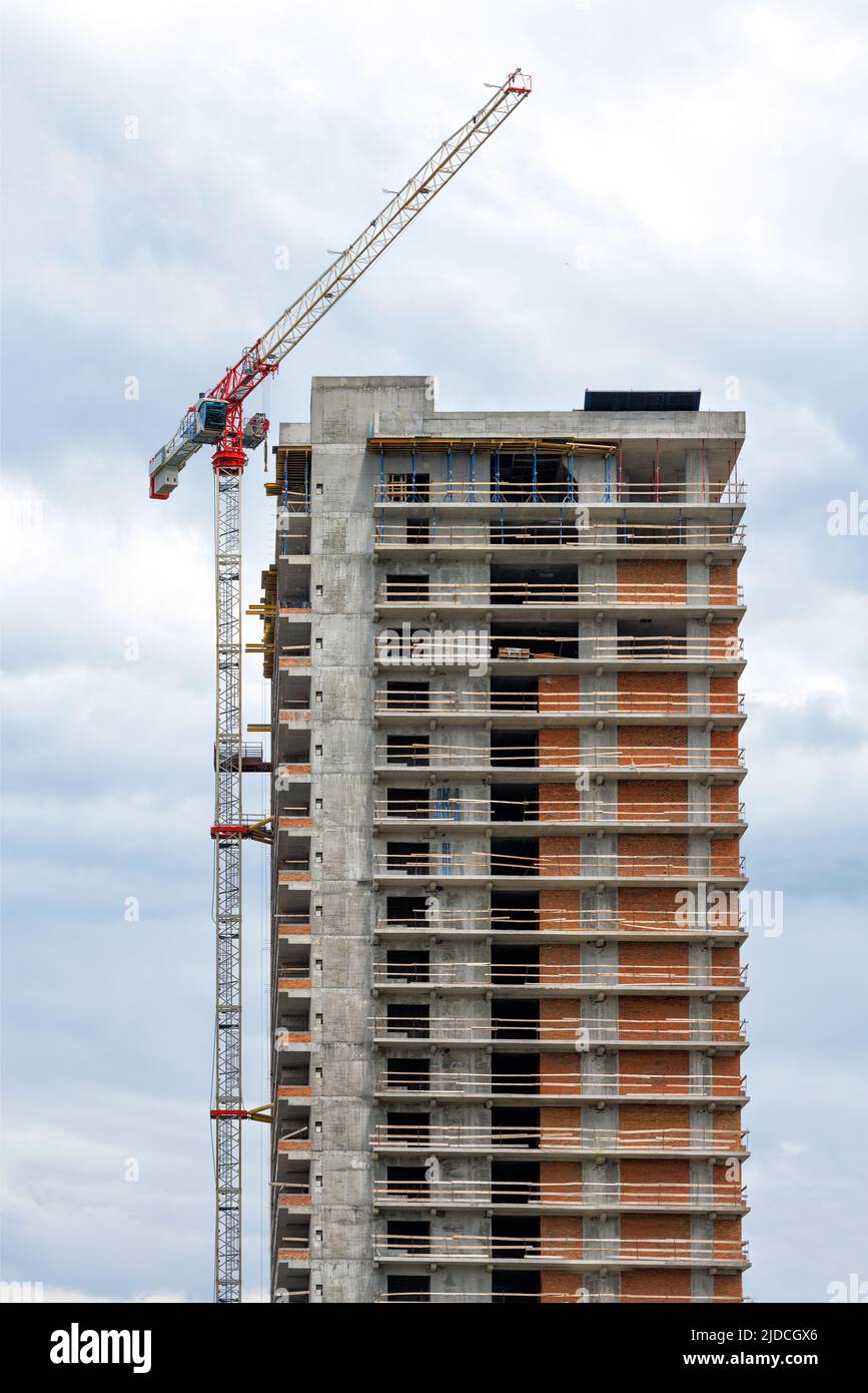 Construction of a high-rise residential building using a monolithic ...