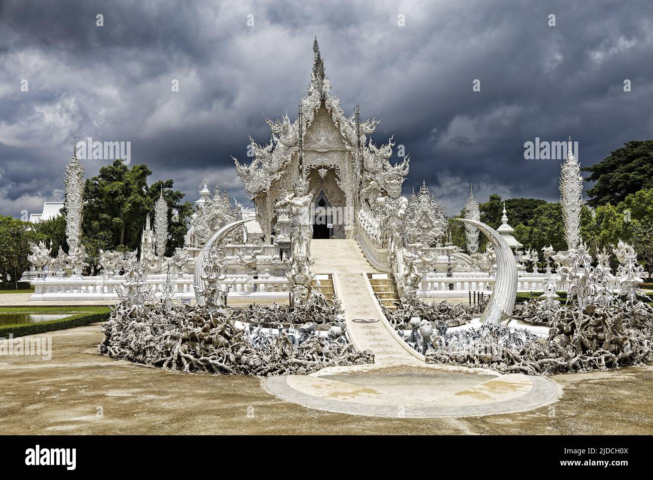 Artist chalermchai kositpipat hi-res stock photography and images - Alamy