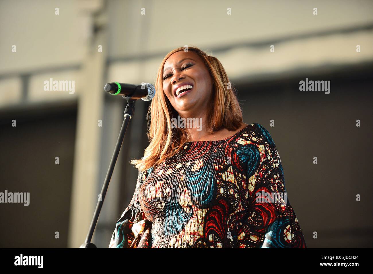 Gospel music singer yolanda adams hi-res stock photography and images ...