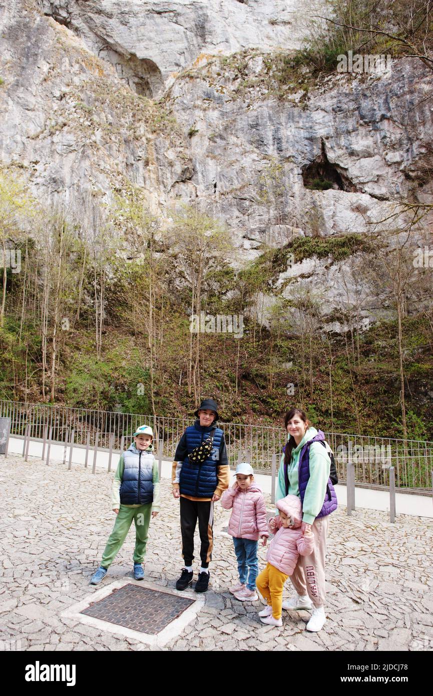 Children caving hi-res stock photography and images - Alamy