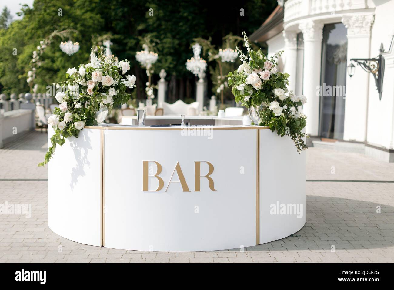 Wedding outdoor bar hi-res stock photography and images - Alamy