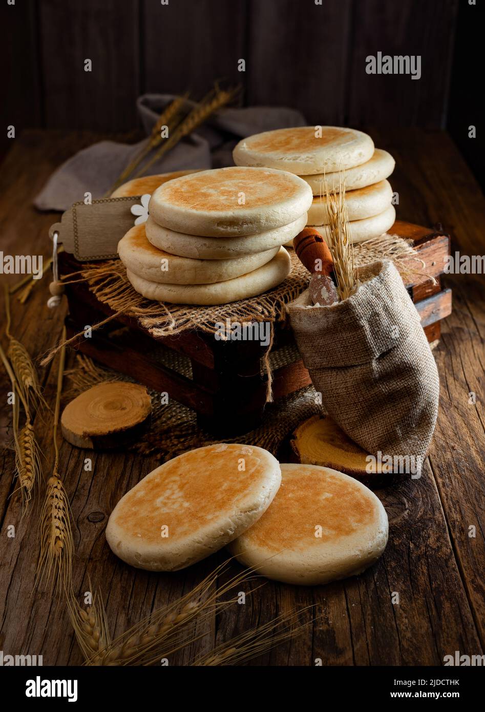 Modena tigelle hi-res stock photography and images - Alamy