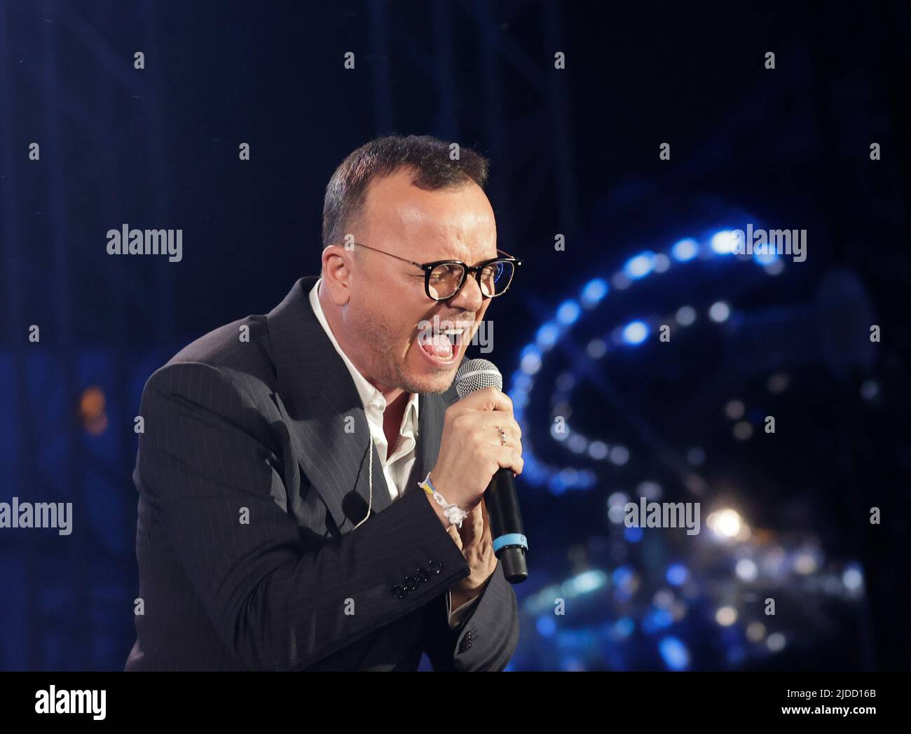 Italian singer and Neapolitan singer-songwriter, Gigi D'Alessio ...
