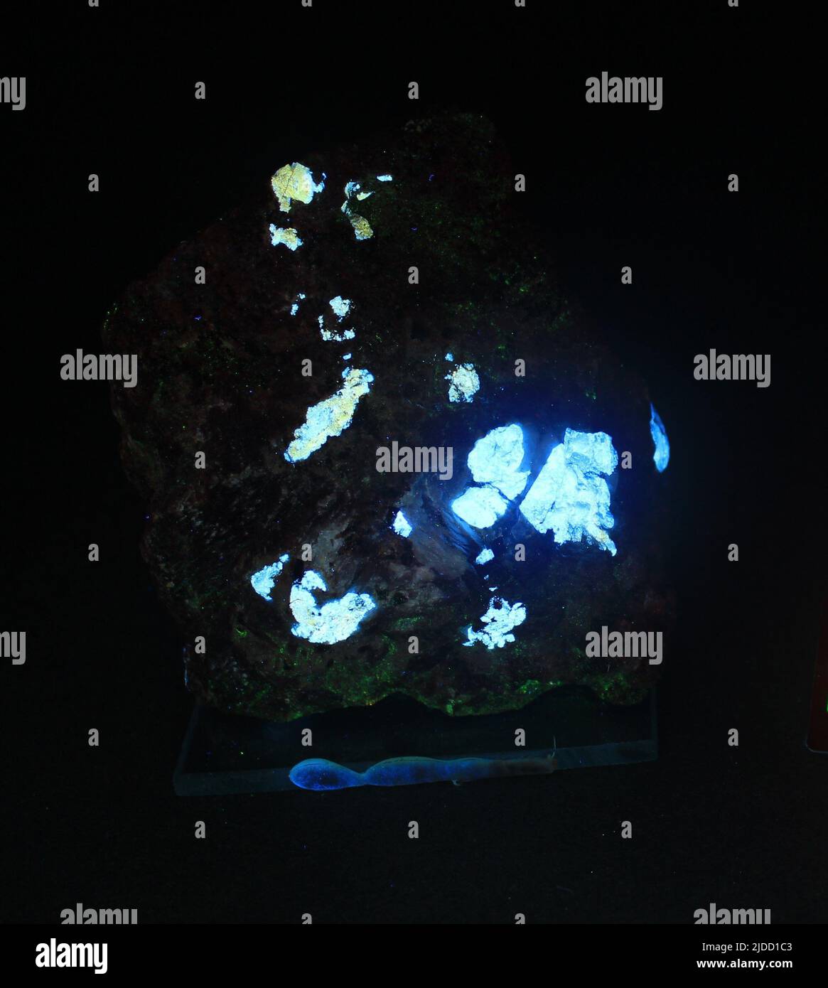 Scheelite tungsten ore hi-res stock photography and images - Alamy