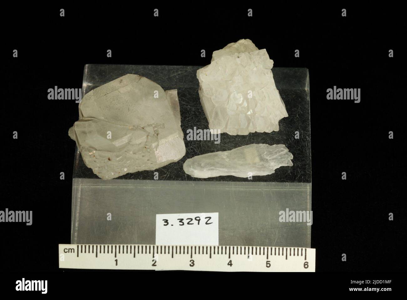 Colemanite hi-res stock photography and images - Alamy