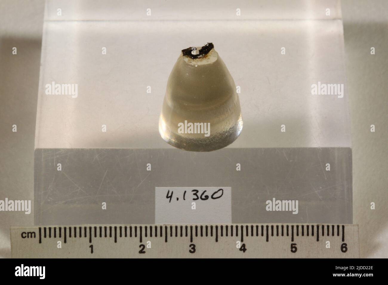 Titanate hi-res stock photography and images - Alamy