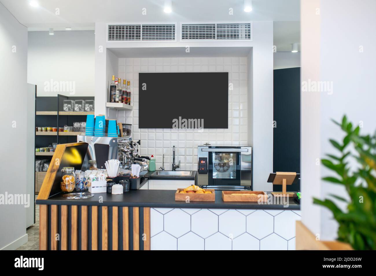 Bar counter people hi-res stock photography and images - Alamy