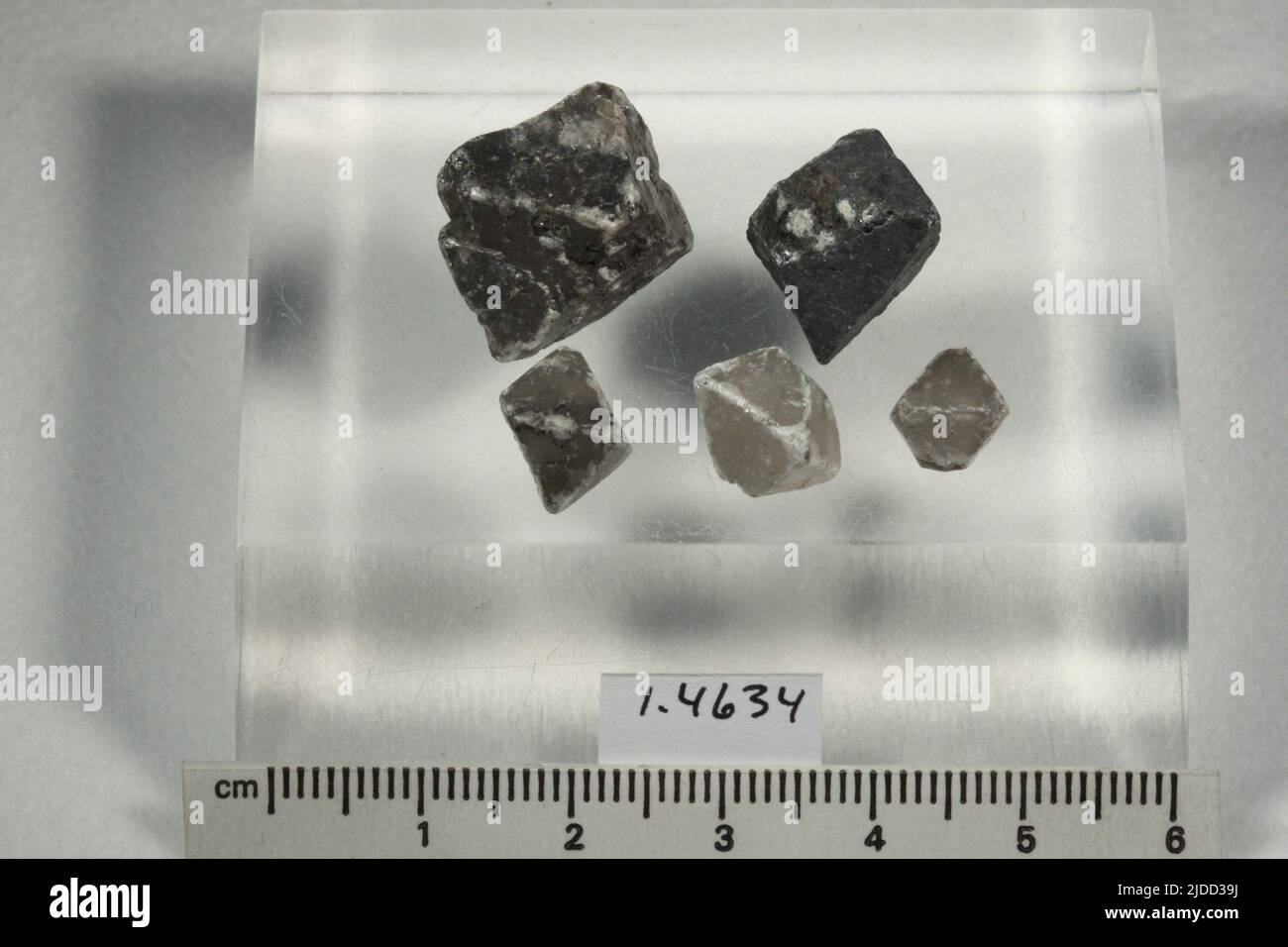 Senarmontite. minerals. Africa; Algeria; Haraclas Stock Photo - Alamy