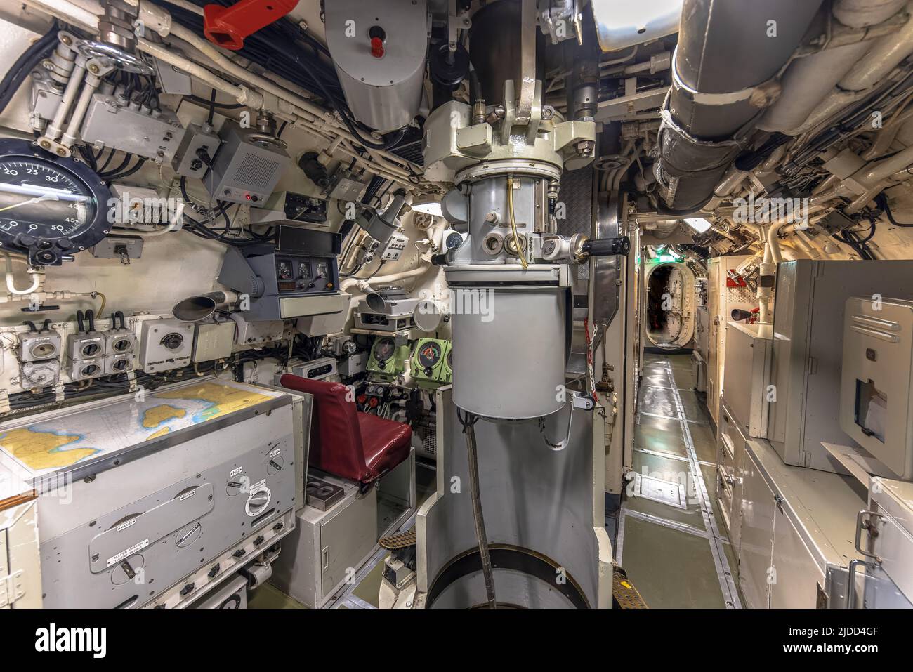 Submarine periscope hi-res stock photography and images - Alamy