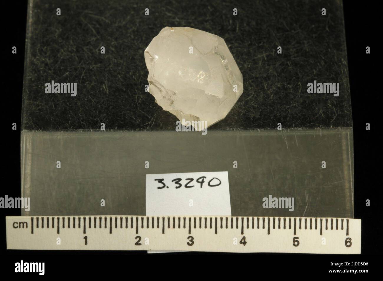 Colemanite hi-res stock photography and images - Alamy