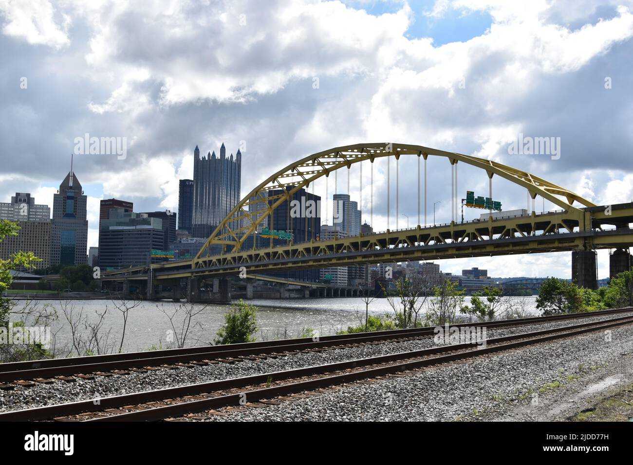 Us steel tower pittsburgh hi-res stock photography and images - Alamy