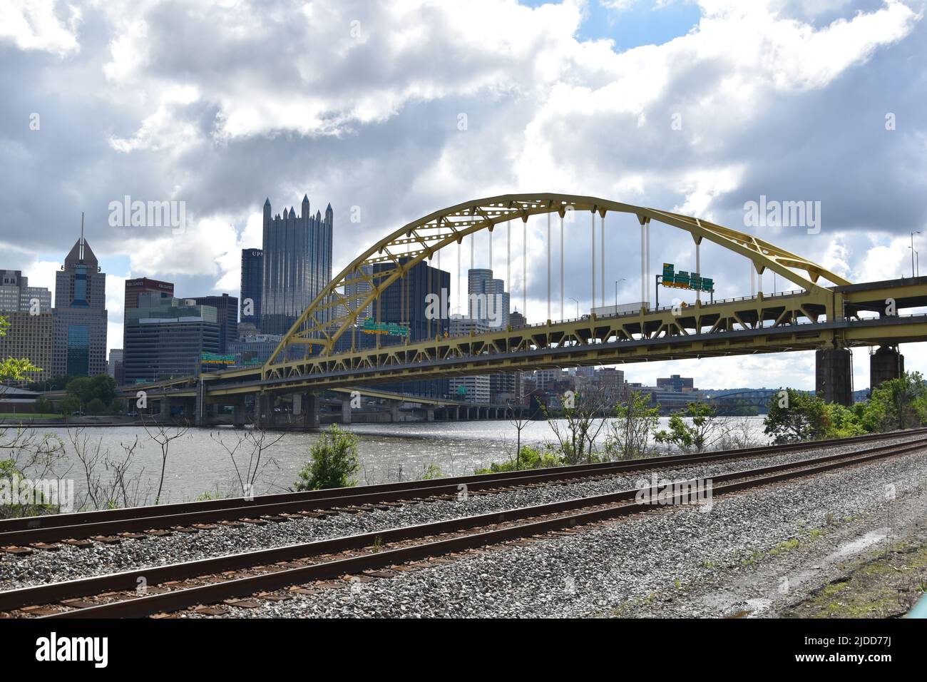 The Pittsburgh skyline seen from the Southside Flats neighborhood Stock ...