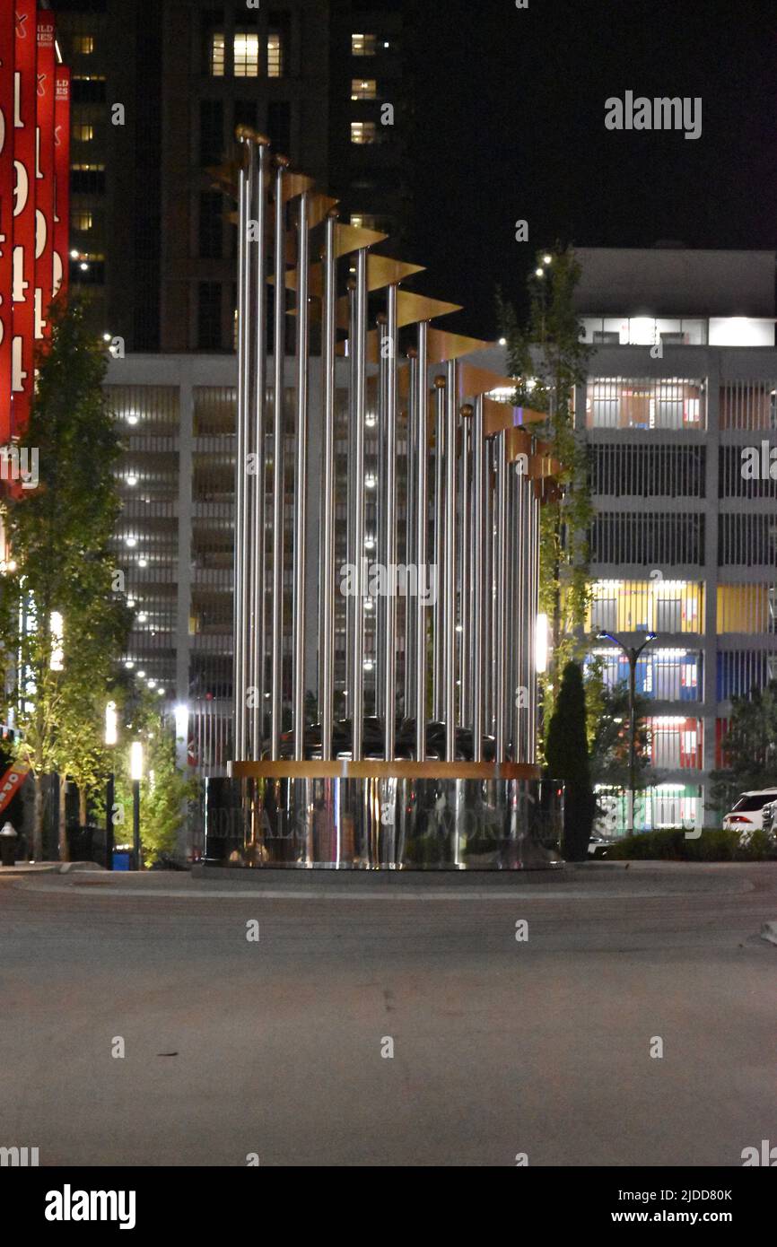 Downtown St. Louis featuring the world famous Gateway Arch along the ...