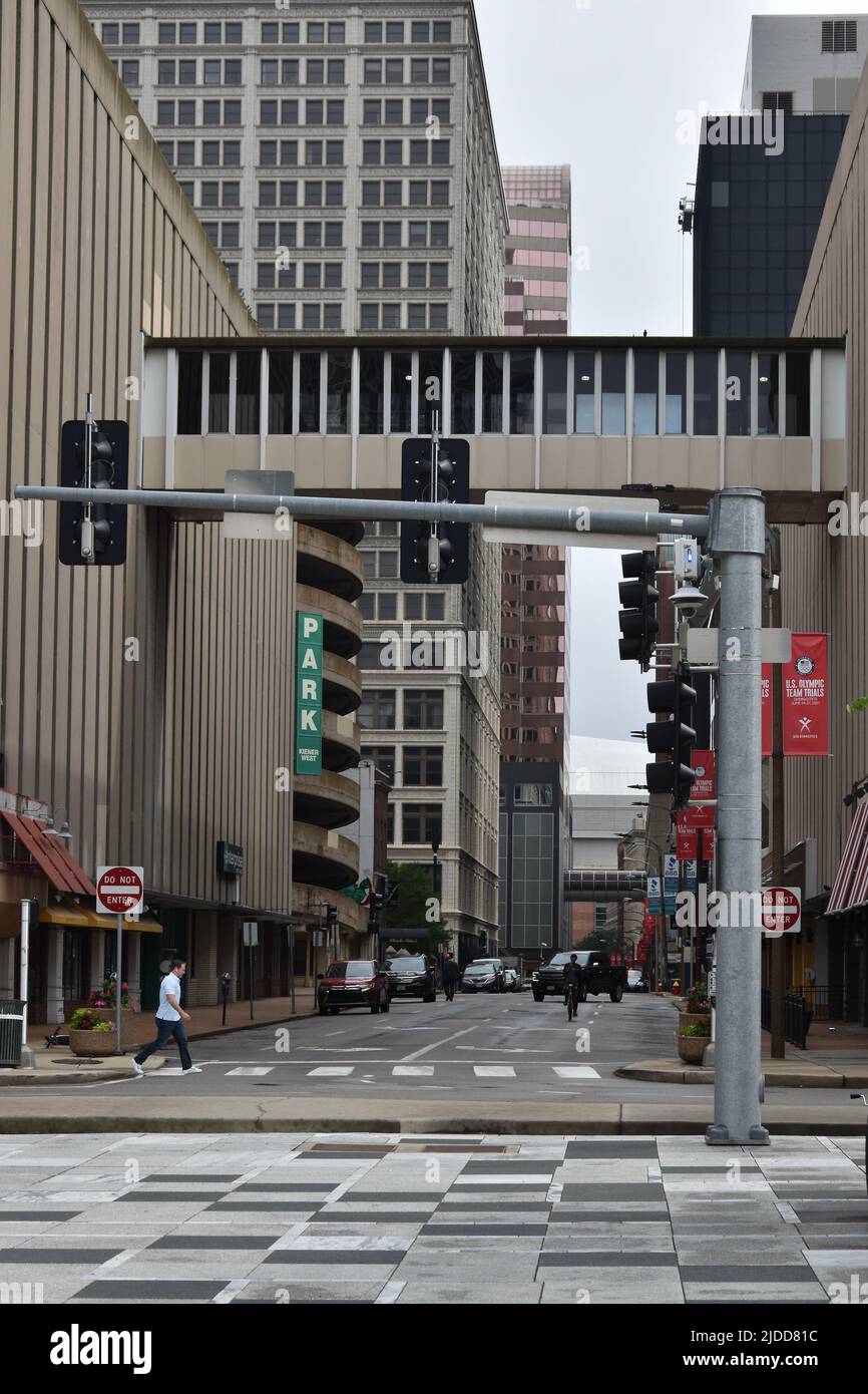 Downtown St. Louis featuring the world famous Gateway Arch along the ...